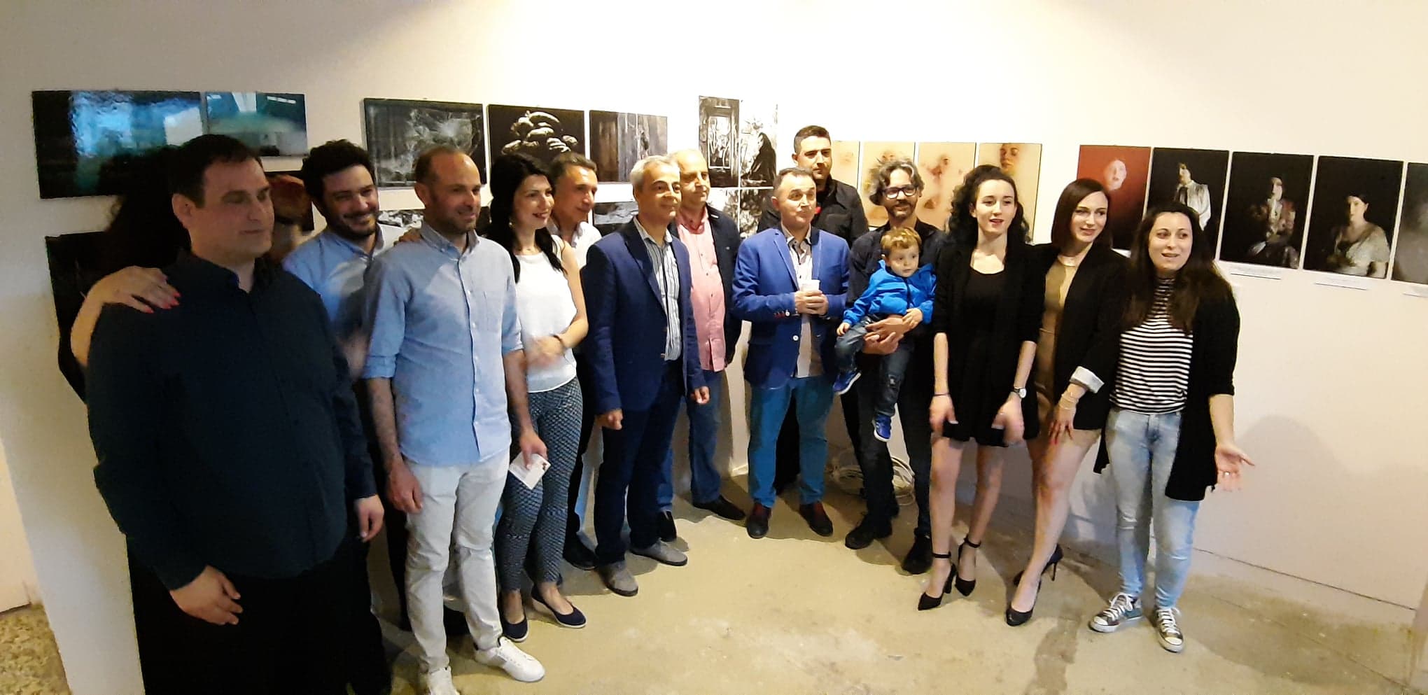 ΈΚΘΕΣΗ ΦΩΤΟΓΡΑΦΙΑΣ ΤΩΝ ΤΕΛΕΙΟΦΟΙΤΩΝ ΣΠΟΥΔΑΣΤΩΝ ΤΟΥ ΤΜΗΜΑΤΟΣ ΤΟΥ Δ.Ι.Ε.Κ ...