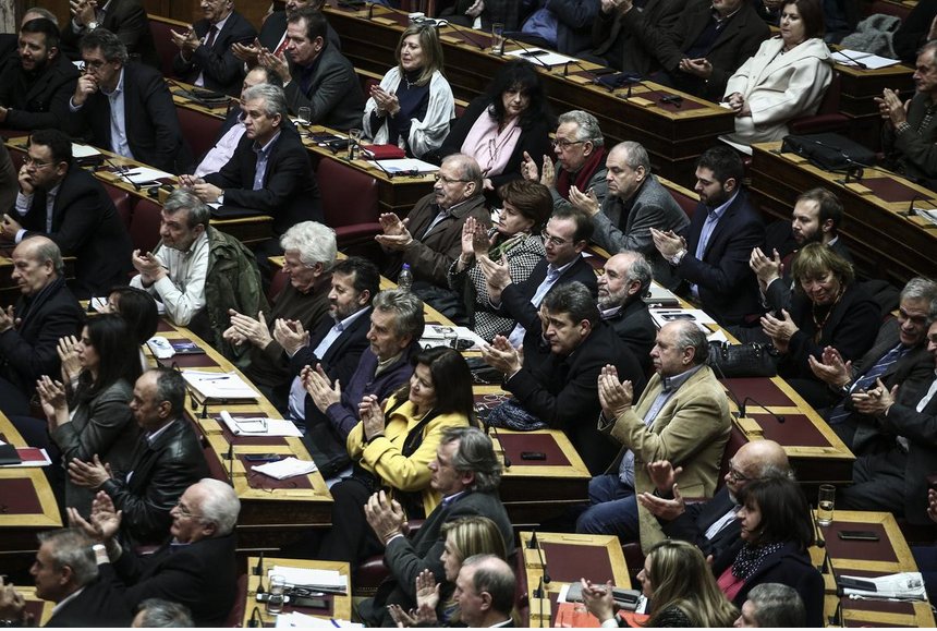 OI ΒΟΥΛΕΥΤΕΣ ΤΟΥ ΣΥΡΙΖΑ ΣΤΑ ΠΡΟΘΥΡΑ ΝΕΥΡΙΚΗΣ ΚΡΙΣΗΣ! | TASTV.gr | Τα ...