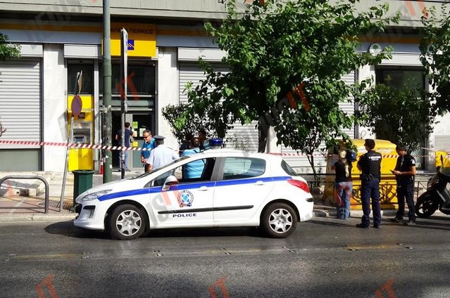 ΛΗΣΤΕΙΑ ΣΕ ΑΠΟΣΤΑΣΗ ΑΝΑΠΝΟΗΣ ΔΙΠΛΑ ΑΠΟ ΤΟ ΚΤΙΡΙΟ ΤΗΣ ΑΣΤΥΝΟΜΙΑΣ | TASTV ...