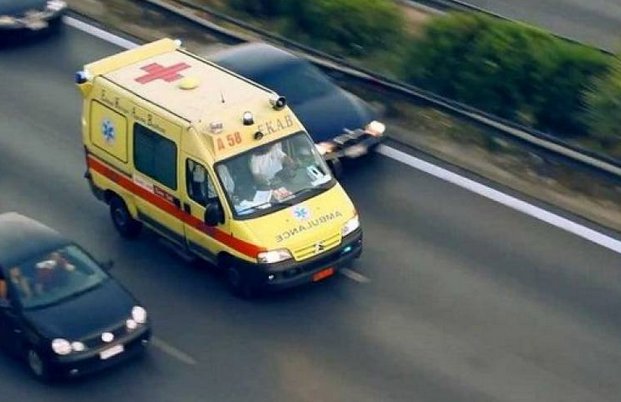 ΤΡΑΓΩΔΙΑ-ΟΔΗΓΟΣ ΕΠΑΘΕ ΑΝΑΚΟΠΗ ΚΑΙ ΕΙΣΕΒΑΛΕ ΣΕ ΑΥΛΗ ΣΠΙΤΙΟΥ | TASTV.gr ...