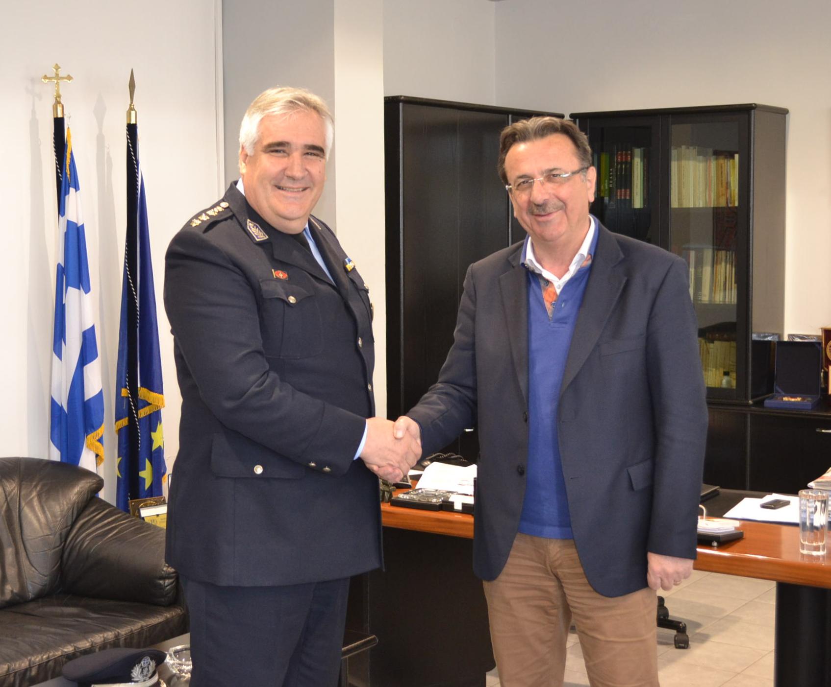 ΣΥΝΑΝΤΗΣΗ ΑΝΤΙΠΕΡΙΦΕΡΕΙΑΡΧΗ ΠΕΛΛΑΣ ΜΕ ΤΟΝ ΝΕΟ ΑΣΤΥΝΟΜΙΚΟ ΔΙΕΥΘΥΝΤΗ ...