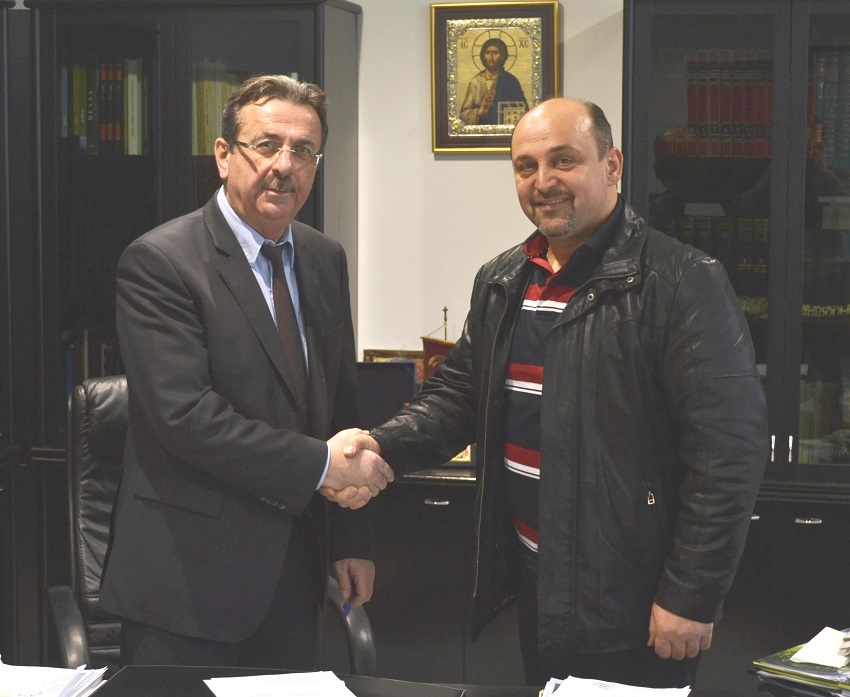 ΥΠΟΓΡΑΦΗ ΑΠΟ ΤΟΝ ΑΝΤΙΠΕΡΙΦΕΡΕΙΑΡΧΗ ΠΕΛΛΑΣ ΕΝΟΣ ΝΕΟΥ ΕΡΓΟΥ LEADER, ΓΙΑ ...