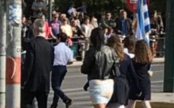 ΜΑΘΗΤΙΚΗ ΠΑΡΕΛΑΣΗ: ΤΑ ΜΙΝΙ, ΟΙ ΠΑΡΑΔΟΣΙΑΚΕΣ ΣΤΟΛΕΣ ΚΑΙ ΟΙ ΜΑΝΤΙΛΕΣ ...