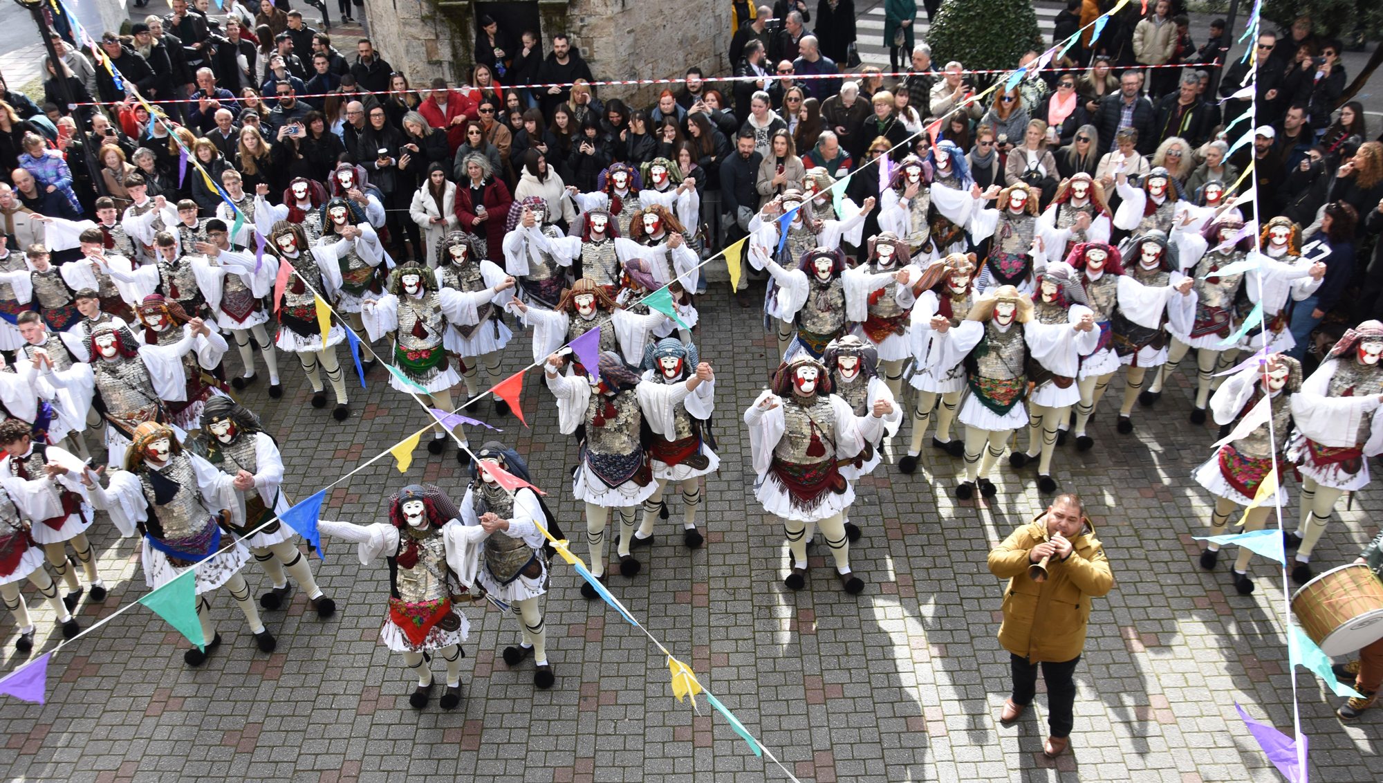 ΞΕΚΙΝΗΣΕ ΣΤΗ ΝΑΟΥΣΑ ΤΟ ΜΟΝΑΔΙΚΟ ΔΡΩΜΕΝΟ «ΓΕΝΙΤΣΑΡΟΙ ΚΑΙ ΜΠΟΥΛΕΣ ...