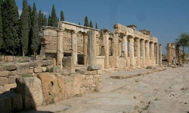ΟΙ ΑΡΧΑΙΟΙ ΈΛΛΗΝΕΣ ΕΧΤΙΖΑΝ ΕΠΙΤΗΔΕΣ ΝΑΟΥΣ ΠΑΝΩ ΣΕ ΣΕΙΣΜΙΚΑ ΡΗΓΜΑΤΑ ...