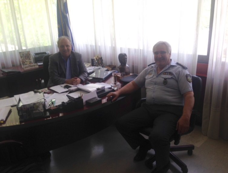 ΕΠΙΣΚΕΨΗ ΝΕΟΥ ΑΣΤΥΝΟΜΙΚΟΥ ΔΙΕΥΘΥΝΤΗ ΣΤΟ ΓΡΑΦΕΙΟ ΔΗΜΑΡΧΟΥ ΕΔΕΣΣΑΣ ...