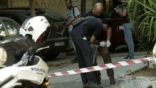 ΠΥΡΟΒΟΛΙΣΜΟΙ ΚΑΙ ΕΝΑΣ ΝΕΚΡΟΣ ΓΙΑ ΤΑ ΜΑΤΙΑ ΜΙΑΣ ΓΥΝΑΙΚΑΣ (VIDEO PHOTOS ...