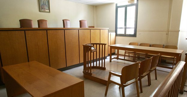 ΣΥΝΕΧΙΖΕΤΑΙ Η ΑΠΟΧΗ ΤΩΝ ΔΙΚΗΓΟΡΩΝ - ΑΔΕΙΕΣ ΟΙ ΑΙΘΟΥΣΕΣ | TASTV.gr | Τα ...