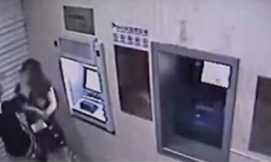 ΣΤΗΝ ΕΔΕΣΣΑ 35ΧΡΟΝΗ ΣΥΝΕΛΗΦΘΗ ΓΙΑ ΧΡΗΜΑΤΑ ΠΟΥ ΒΡΗΚΕ ΣΕ ΑΤΜ ΤΡΑΠΕΖΑΣ ...