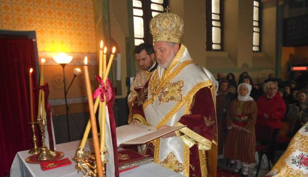 Η ΠΡΩΤΗ (!) ΘΕΙΑ ΛΕΙΤΟΥΡΓΙΑ ΣΤΗΝ ΠΡΟΥΣΑ ΜΕΤΑ ΤΟ 1922 | TASTV.gr | Τα ...