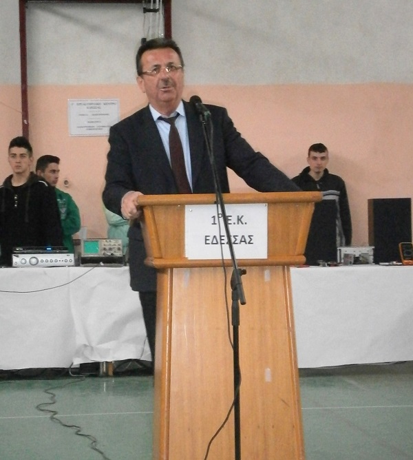 ΚΟΝΤΑ ΣΤΟΥΣ ΜΑΘΗΤΕΣ ΤΟΥ ΕΡΓΑΣΤΗΡΙΑΚΟΥ ΚΕΝΤΡΟΥ ΈΔΕΣΣΑΣ Ο ...