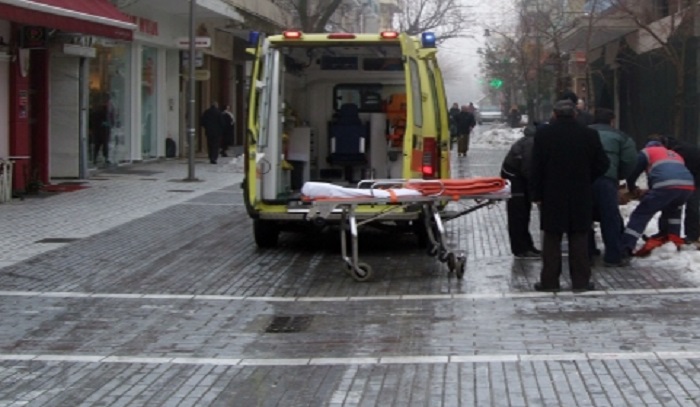 ΓΙΑΝΝΙΤΣΑ: ΕΠΕΣΕ ΑΠΟ ΤΟ ΜΠΑΛΚΟΝΙ ΚΑΙ ΤΟΝ ΕΣΩΣΑΝ ΤΑ ΚΑΛΩΔΙΑ | TASTV.gr ...