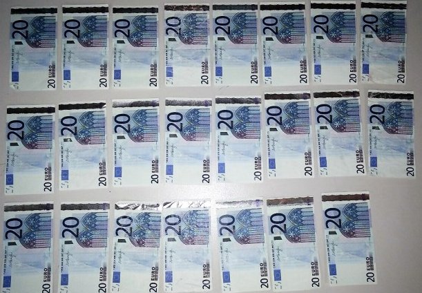 ΑΓΓΛΟΙ ΣΥΝΕΛΗΦΘΗΣΑΝ ΓΙΑ ΤΗΝ ΚΥΚΛΟΦΟΡΙΑ ΠΛΑΣΤΩΝ 20 ΕΥΡΩ | TASTV.gr | Τα ...