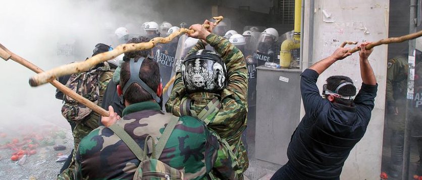 ΑΓΡΟΤΕΣ ΣΤΗΝ ΑΘΗΝΑ: ΞΥΛΟ ΚΑΙ ΧΗΜΙΚΑ ΣΤΟ ΑΓΡΟΤΙΚΟ ΣΥΛΛΑΛΗΤΗΡΙΟ ΣΤΗΝ ...