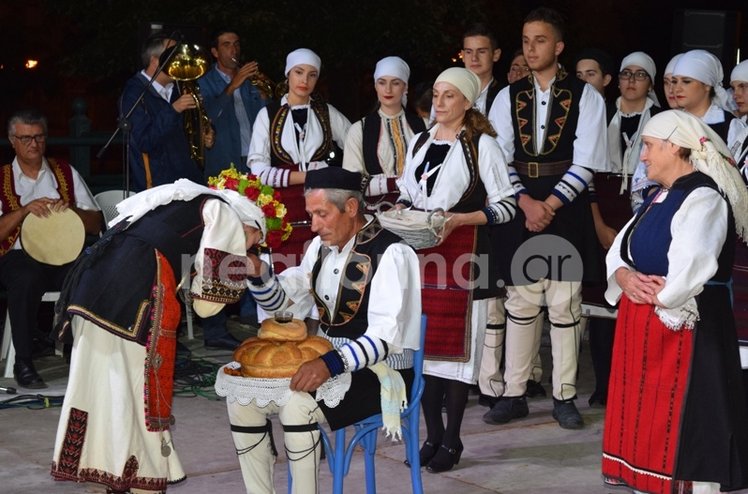 «ΤΑ ΣΤΕΦΑΝΩΜΑΤΑ»ΓΑΜΗΛΙΑ ΔΡΩΜΕΝΑ ΣTHN ΦΛΩΡΙΝΑ ΚΑΙ ΚΥΠΡΟ (VIDEO, PHOTOS ...