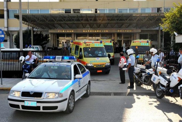 ΑΣΘΕΝΗΣ ΠΛΑΚΩΣΕ ΣΤΟ ΞΥΛΟ ΤΟΝ ΓΙΑΤΡΟ – ΣΚΗΝΕΣ ΑΠΕΙΡΟΥ ΚΑΛΛΟΥΣ ΣΤΟ ...