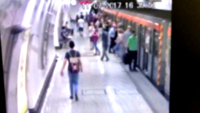 ΑΥΤΑ ΕΙΝΑΙ ΤΑ ΜΕΛΗ ΤΗΣ ΣΠΕΙΡΑΣ ΤΩΝ «ΠΟΡΤΟΦΟΛΑΔΩΝ» ΠΟΥ ΔΡΟΥΣΑΝ ΣΤΑ ΜΕΣΑ ...