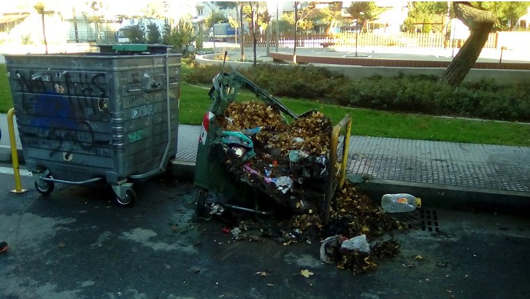 ΔΗΜΟΣ ΕΔΕΣΣΑΣ : ΚΑΚΗ ΧΡΗΣΗ ΤΩΝ ΚΑΔΩΝ ΑΠΟΡΡΙΜΑΤΩΝ (PHOTOS) | TASTV.gr ...
