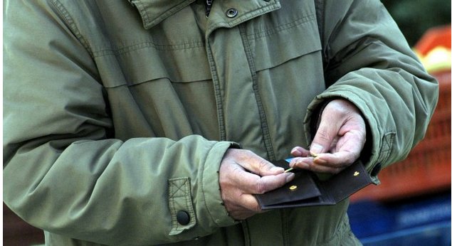ΣΥΝΤΑΞΕΙΣ: ΠΟΙΟΙ ΓΛΙΤΩΝΟΥΝ ΤΗΝ ΑΥΞΗΣΗ ΣΤΑ ΟΡΙΑ ΗΛΙΚΙΑΣ – ΣΥΝΤΑΞΗ ΑΚΟΜΗ ...