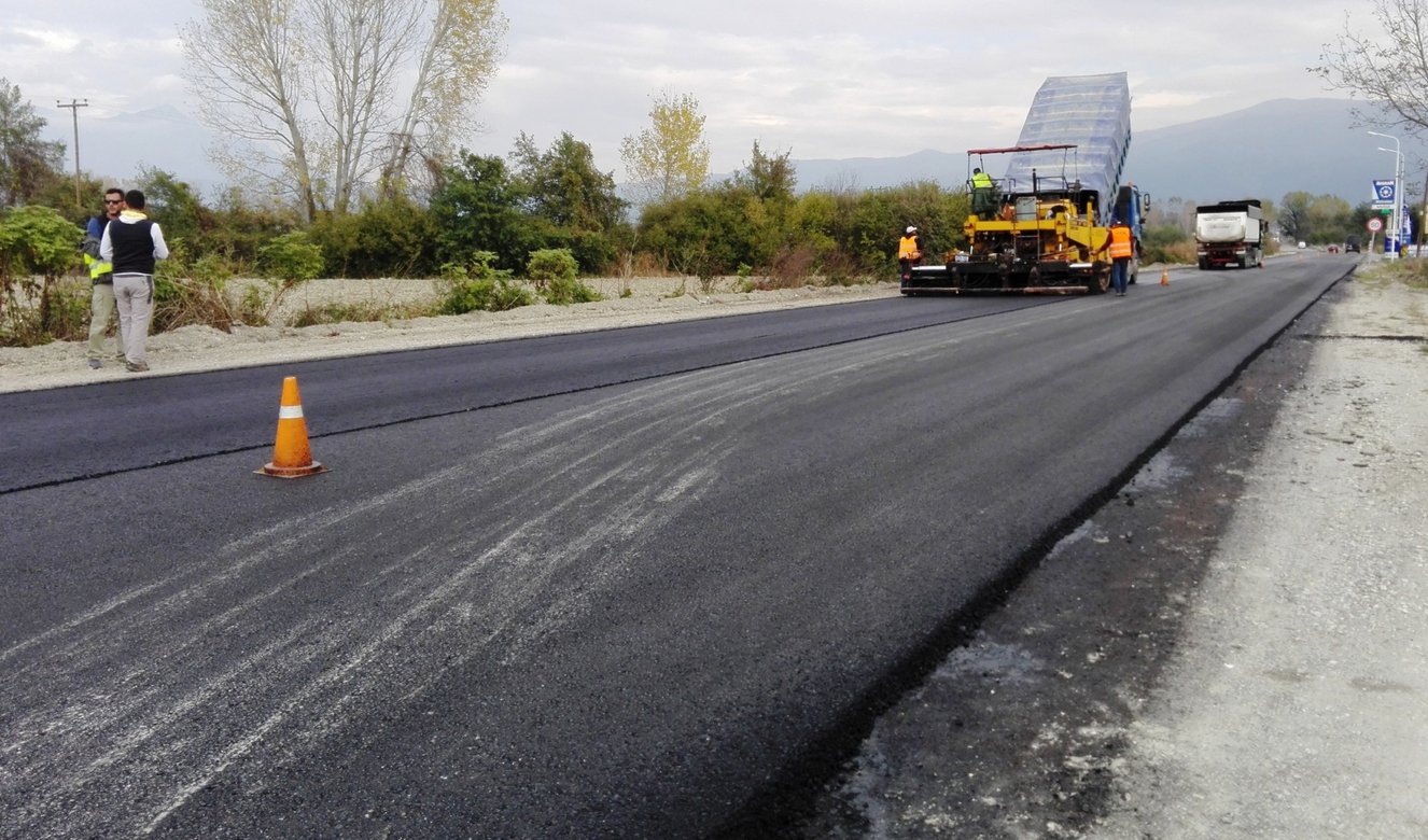 Ν. ΠΕΛΛΑΣ: ΕΠΙΤΕΛΟΥΣ ΞΕΚΙΝΗΣΕ Η ΣΥΝΤΗΡΗΣΗ ΚΑΙ ΟΙ ΑΣΦΑΛΤΟΣΤΡΩΣΕΙΣ ΣΤΟ ΕΠ ...