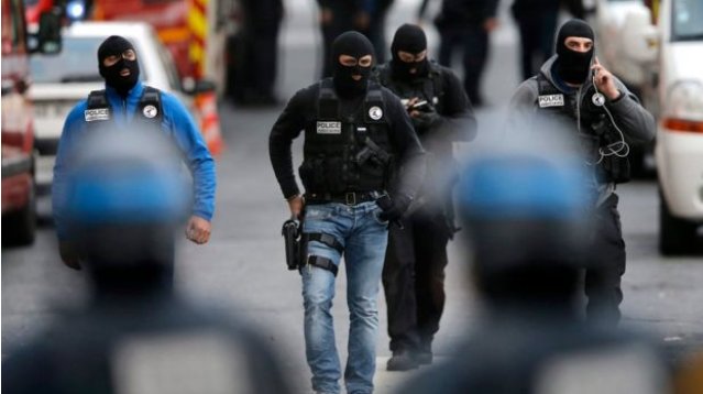 ΔΥΟ ΝΕΚΡΟΙ ΚΑΙ ΕΠΤΑ ΣΥΛΛΗΨΕΙΣ ΑΦΟΥ ΕΛΗΞΕ Η ΕΞΑΩΡΗ ΠΟΛΙΟΡΚΙΑ ΣΤΟ ΠΑΡΙΣΙ ...