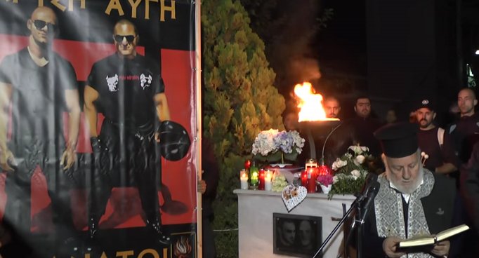 ΙΕΡΕΑΣ ΕΥΧΕΤΑΙ Ο ΘΕΟΣ «ΝΑ ΚΑΤΕΥΟΔΩΣΕΙ» ΤΟ ΕΡΓΟ ΤΟΥ ΜΙΧΑΛΟΛΙΑΚΟΥ (ΒΙΝΤΕΟ ...