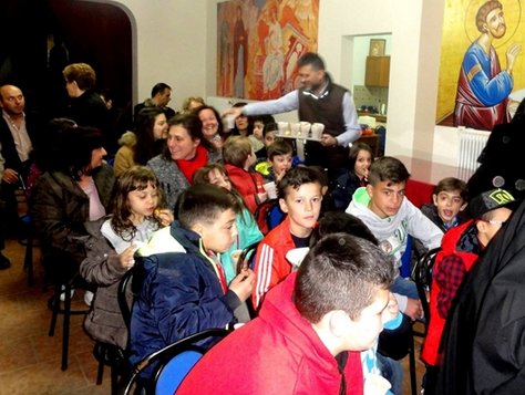 ΧΡΙΣΤΟΥΓΕΝΝΙΑΤΙΚΗ ΕΚΔΗΛΩΣΗ ΜΕ ΔΩΡΑ ΣΤΑ ΠΑΙΔΙΑ ΑΠΟ ΤΗΝ ΕΝΟΡΙΑ ΜΕΣΙΑΝΟΥ ...