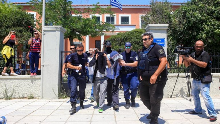 ΔΕΝ ΔΟΘΗΚΕ ΠΟΛΙΤΙΚΟ ΑΣΥΛΟ ΣΕ 3 ΤΟΥΡΚΟΥΣ ΑΞΙΩΜΑΤΙΚΟΥΣ | TASTV.gr | Τα ...