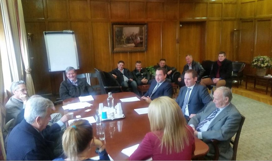 Θ. ΤΖΑΚΡΗ : ΣΥΜΒΙΒΑΣΤΙΚΗ ΛΥΣΗ ΜΕΤΑΞΥ ΔΕΗ ΚΑΙ ΑΓΡΟΤΩΝ ΔΗΜΟΤΙΚΩΝ ...