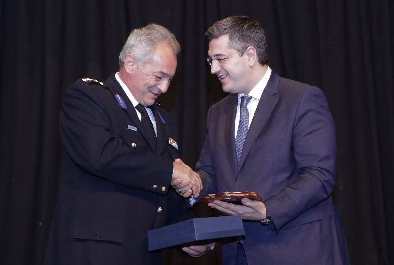 Η ΠΥΡΟΣΒΕΣΤΙΚΗ ΒΡΑΒΕΥΣΕ ΤΟΝ ΠΕΡΙΦΕΡΕΙΑΡΧΗ ΚΕΝΤΡΙΚΗΣ ΜΑΚΕΔΟΝΙΑΣ | TASTV ...