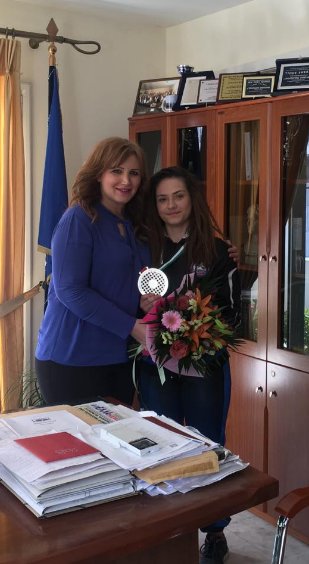 ΜΕ ΤΙΜΕΣ ΥΠΟΔΕΧΘΗΚΕ Ο ΔΗΜΟΣ ΣΚΥΔΡΑΣ ΤΗΝ ΠΡΩΤΑΘΛΗΤΡΙΑ ΚΥΡΙΑΚΗ ΚΩΤΣΙΛΗ ...