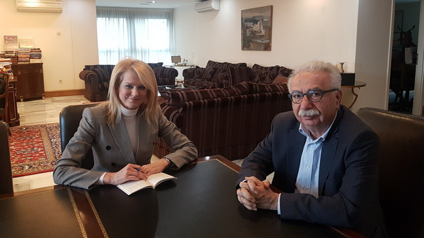 Θ. ΤΖΑΚΡΗ: Η ΑΝΑΣΤΟΛΗ ΤΩΝ ΠΡΟΓΡΑΜΜΑΤΩΝ 2ΕΤΟΥΣ ΦΟΙΤΗΣΗΣ ΡΙΧΝΕΙ ΤΟΥΣ ...