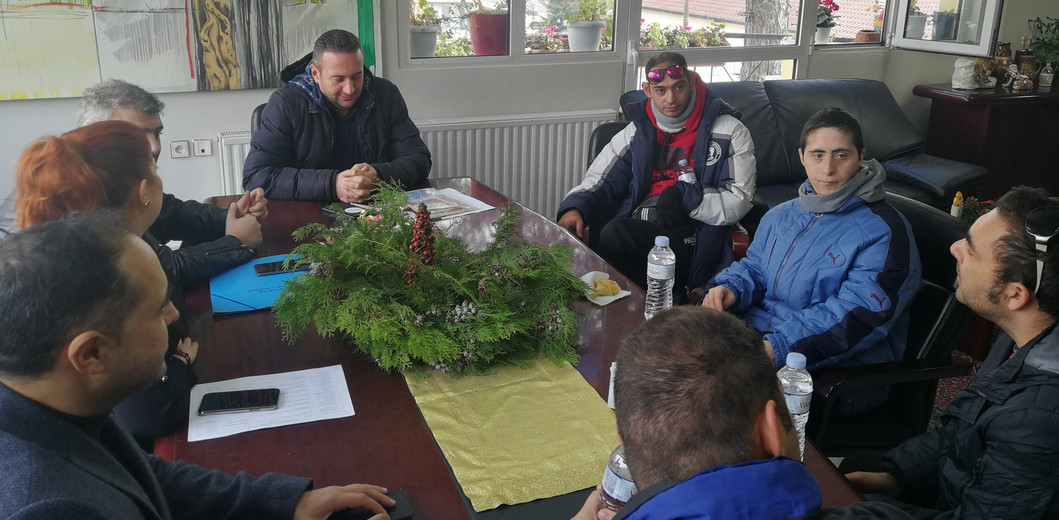 ΣΥΝΑΝΤΗΣΗ ΔΗΜΑΡΧΟΥ ΑΛΜΩΠΙΑΣ ΜΕ ΤΟ ΠΡΟΣΩΠΙΚΟ ΚΑΙ ΤΟΥΣ ΜΑΘΗΤΕΣ ΤΟΥ ΚΔΑΠ ...