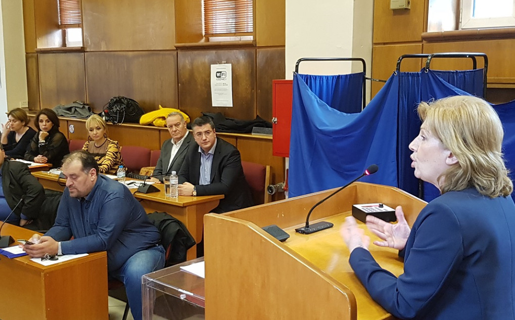 Η ΚΑΘΗΓΗΤΡΙΑ ΤΟΥ ΑΠΘ ΝΙΟΒΗ ΠΑΥΛΙΔΟΥ ΕΚΛΕΧΤΗΚΕ ΣΥΜΠΑΡΑΣΤΑΤΗΣ ΤΟΥ ΠΟΛΙΤΗ ...