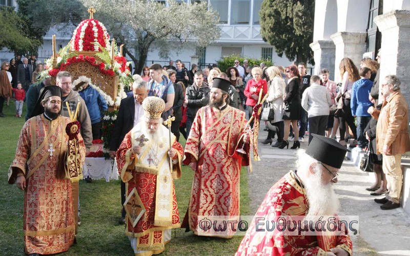 ΠΕΡΙΦΟΡΑ ΕΠΙΤΑΦΙΟΥ ΣΤΟ ΜΟΝΑΣΤΗΡΙ ΤΗΣ ΑΓΙΑΣ ΤΡΙΑΔΑΣ (PHOTOS) | TASTV.gr ...