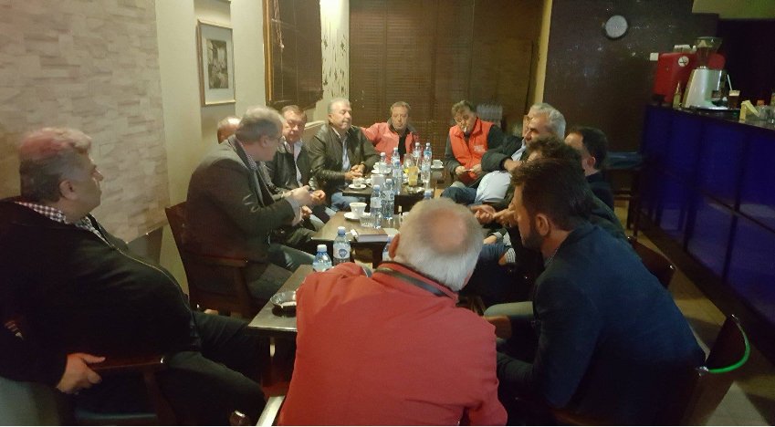 Γ. ΣΗΦΑΚΗΣ : ΣΕ ΑΡΣΕΝΙ ΚΑΙ ΕΞΑΠΛΑΤΑΝΟ ΜΕ ΑΓΡΟΤΕΣ ΚΑΙ ΚΤΗΝΟΤΡΟΦΟΥΣ ΓΙΑ ...