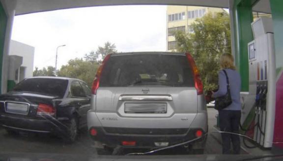 ΚΑΤΑΓΓΕΛΙΑ ΟΔΗΓΟΥ ΓΙΑ ΝΟΘΕΥΜΕΝΗ ΒΕΝΖΙΝΗ ΣΕ ΠΡΑΤΗΡΙΟ ΣΤΟΝ ΒΟΛΟ | TASTV ...