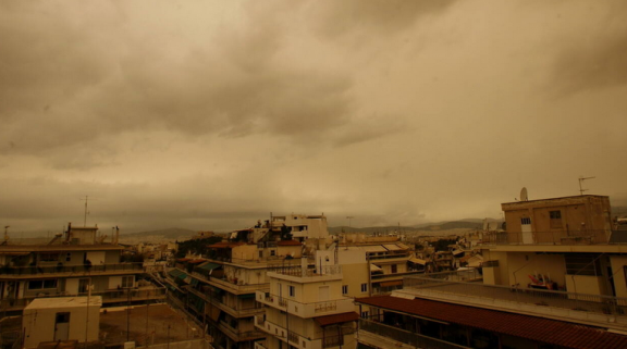 «ΕΚΡΗΚΤΙΚΟ» ΚΟΚΤΕΙΛ ΜΕ ΑΦΡΙΚΑΝΙΚΗ ΣΚΟΝΗ ΚΑΙ ΛΑΣΠΟΒΡΟΧΕΣ «ΠΝΙΓΕΙ» ΤΗΝ ...