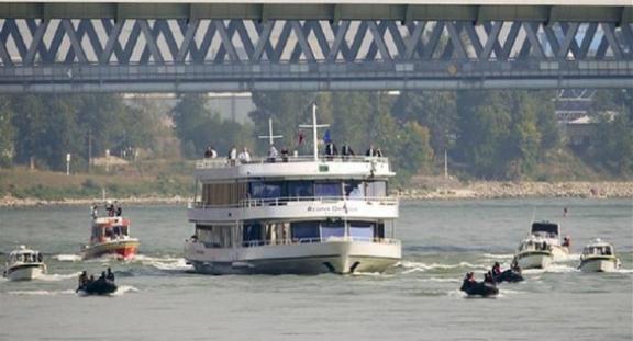 ΒΟΥΔΑΠΕΣΤΗ: ΕΠΤΑ ΝΕΚΡΟΙ ΑΠΟ ΝΑΥΑΓΙΟ ΠΛΟΙΟΥ ΣΤΟΝ ΔΟΥΝΑΒΗ - VIDEO | TASTV ...