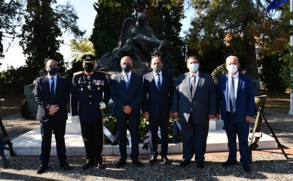 Θ. ΚΑΡΑΟΓΛΟΥ: "ΤΟ ΣΑΛΠΙΣΜΑ ΤΗΣ ΝΙΚΗΣ ΣΤΗ ΜΑΧΗ ΤΩΝ ΓΙΑΝΝΙΤΣΩΝ ΣΤΕΛΝΕΙ ...