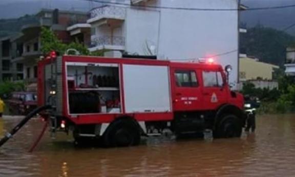 ΠΝΙΓΗΚΕ ΠΥΡΟΣΒΕΣΤΗΣ ΕΝΩ ΠΗΓΑΙΝΕ ΝΑ ΑΠΕΓΚΛΩΒΙΣΕΙ ΜΑΘΗΤΕΣ ΣΤΗΝ ...