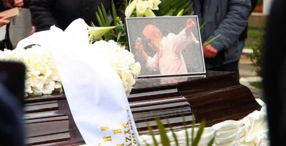 50 ΦΩΤΟΓΡΑΦΙΕΣ ΑΠΟ ΤΗΝ ΚΗΔΕΙΑ ΤΟΥ ΑΝΤΩΝΗ ΚΑΛΟΓΙΑΝΝΗ | TASTV.gr | Τα νέα ...