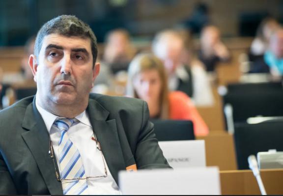 Γ. ΠΑΠΑΠΡΟΔΡΟΜΟΥ: ΠΑΡΑΜΟΝΕΥΟΥΝ ΟΙ ΧΑΚΕΡ- ΝΑ ΓΙΝΟΥΝ “ΕΞΥΠΝΟΤΕΡΟΙ” ΟΙ ...