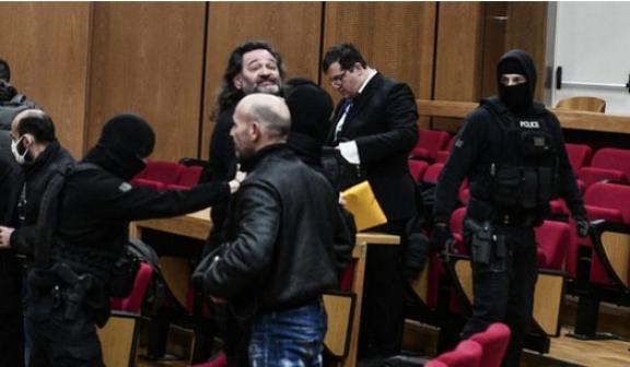 ΧΥΔΑΙΑ ΕΠΙΘΕΣΗ ΣΤΗΝ ΜΗΤΕΡΑ ΤΟΥ ΦΥΣΣΑ "ΕΙΣΑΙ ΕΠΑΓΓΕΛΜΑ ΜΑΓΔΑ ΦΥΣΣΑ ...