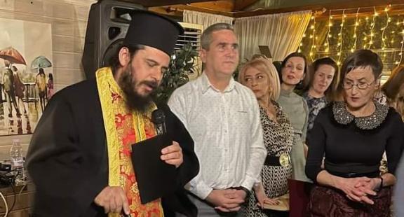 Δ.Π.Ε. ΠΕΛΛΑΣ ; ΕΟΡΤΑΣΜΟΣ 3 ΙΕΡΑΡΧΩΝ-ΤΙΜΗΤΙΚΕΣ ΠΛΑΚΕΤΕΣ ΣΕ ΣΥΝΤΑΞ/ΧΟΥΣ ...