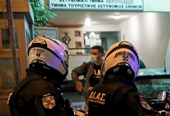 17ΧΡΟΝΟΣΛΗΣΤΕΨΕ 18ΧΡΟΝΟ ΑΦΟΥ ΤΟΝ ΜΑΧΑΙΡΩΣΕ ΣΤΟΝ ΛΑΙΜΟ ΚΑΙ ΤΗΝ ΚΟΙΛΙΑ ...
