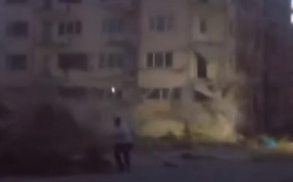 ΤΟΥΡΚΙΑ: Η ΣΤΙΓΜΗ ΠΟΥ ΟΚΤΑΩΡΟΦΟ ΚΤΙΡΙΟ ΚΑΤΑΡΡΕΕΙ ΣΑΝ «ΧΑΡΤΙΝΟΣ ΠΥΡΓΟΣ ...