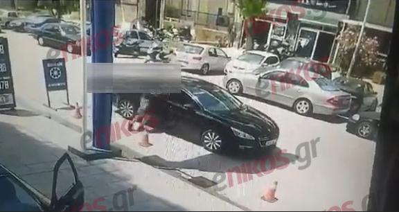 ΒΙΝΤΕΟ ΣΤΗΝ ΘΕΣ/ΝΙΚΗ : ΑΛΒΑΝΟΙ ΣΚΟΤΩΣΑΝ 50ΧΡΟΝΟ ΑΛΒΑΝΟ ΜΠΡΟΣΤΑ ΣΕ ...