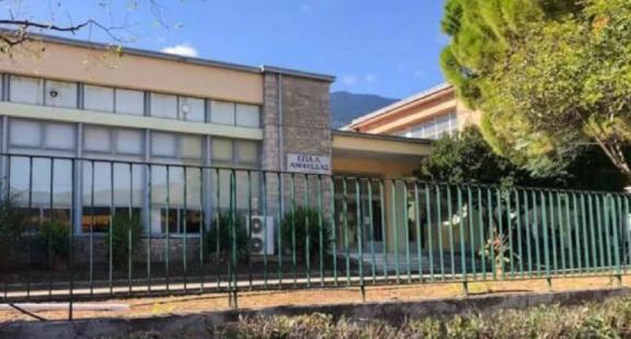 ΦΩΤΙΑ ΣΕ ΕΠΑΛ: ΣΤΟ ΝΟΣΟΚΟΜΕΙΟ 9 ΜΑΘΗΤΕΣ ΚΑΙ ΜΙΑ ΚΑΘΗΓΗΤΡΙΑ | TASTV.gr ...