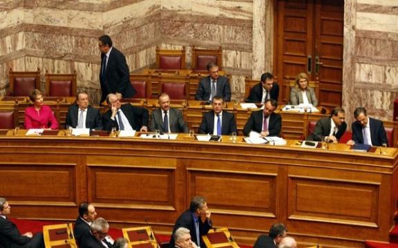 ΑΝΑΒΡΑΣΜΟΣ ΚΑΙ Ο ΣΑΜΑΡΑΣ ΜΕ ΤΟ ΔΑΧΤΥΛΟ ΣΤΗ ΣΚΑΝΔΑΛΗ ΓΙΑ ΤΗΝ ΨΗΦΟΦΟΡΙΑ ...